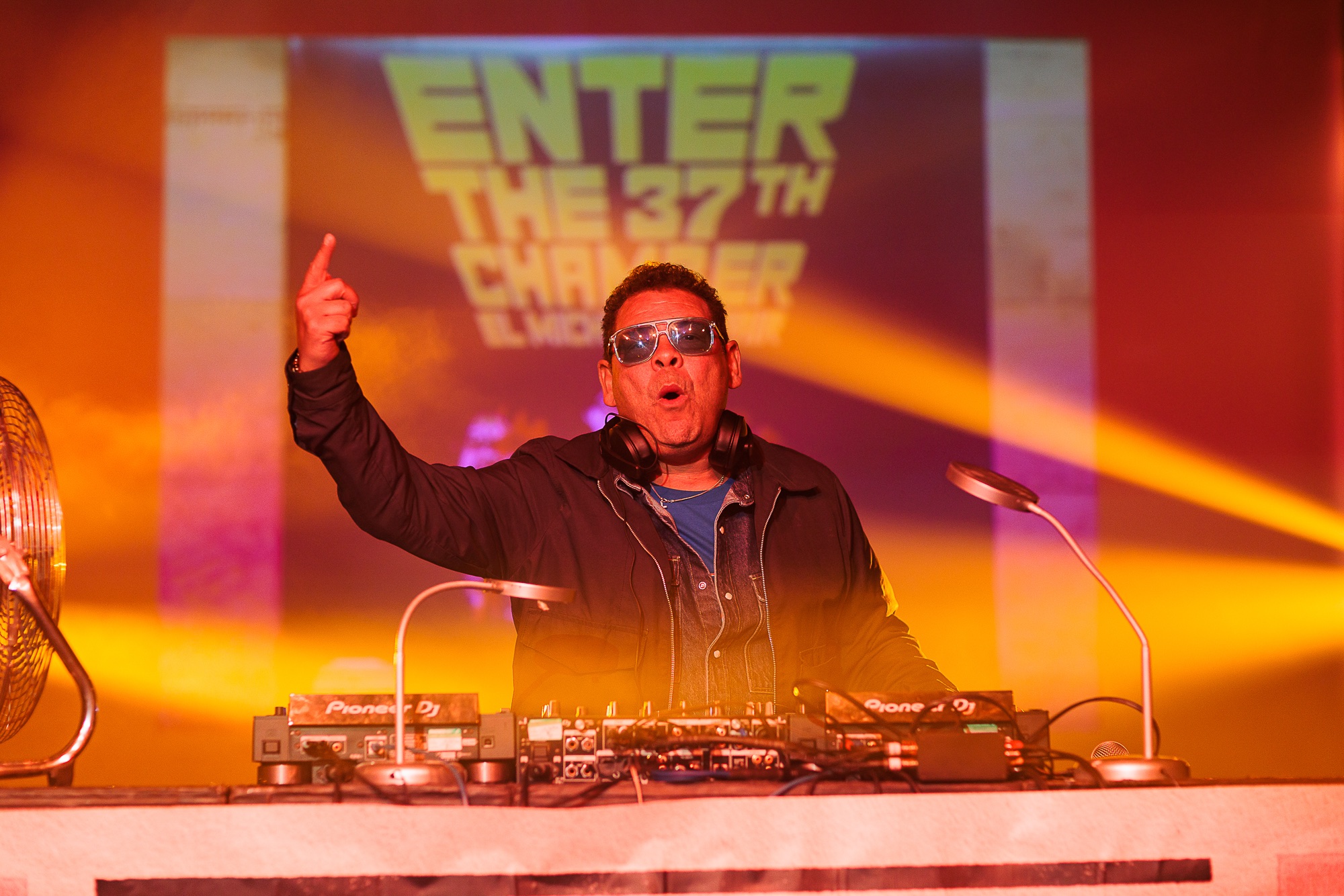 Craig Charles Funk and Soul Club Featuring The Henry Revue Ft. Chilli ...