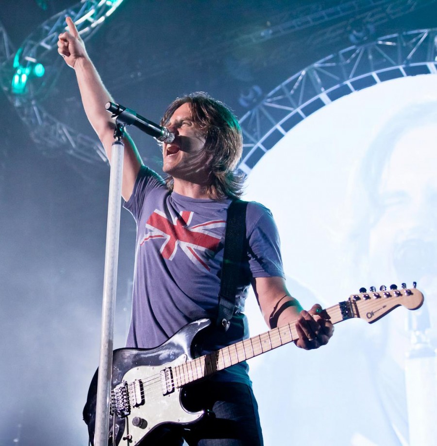 Brian Nutter (guitarist for Keith Urban) + Emma Jade - Band on the Wall